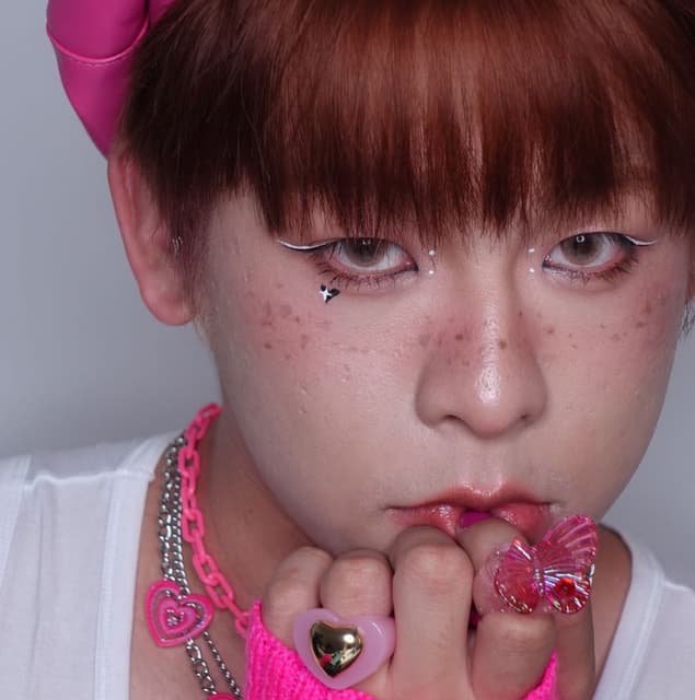 #分享 🦋 Y2K LOOK 🦋 - 美妝板 | Dcard