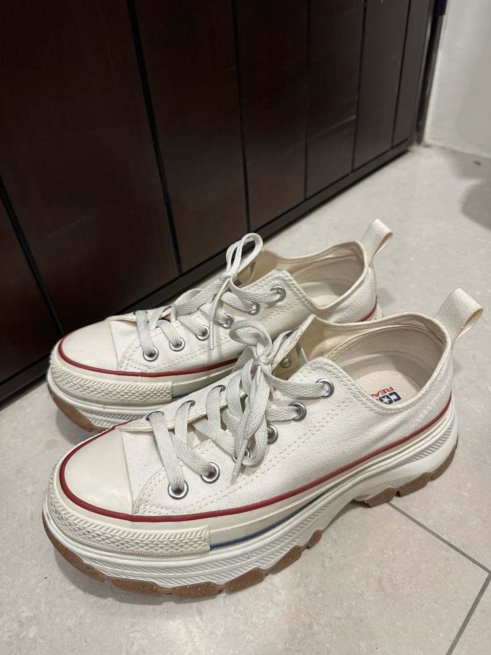 #我要賣 Converse日本限定🇯🇵低筒厚底帆布鞋24.5CM - 二手交易板 | Dcard