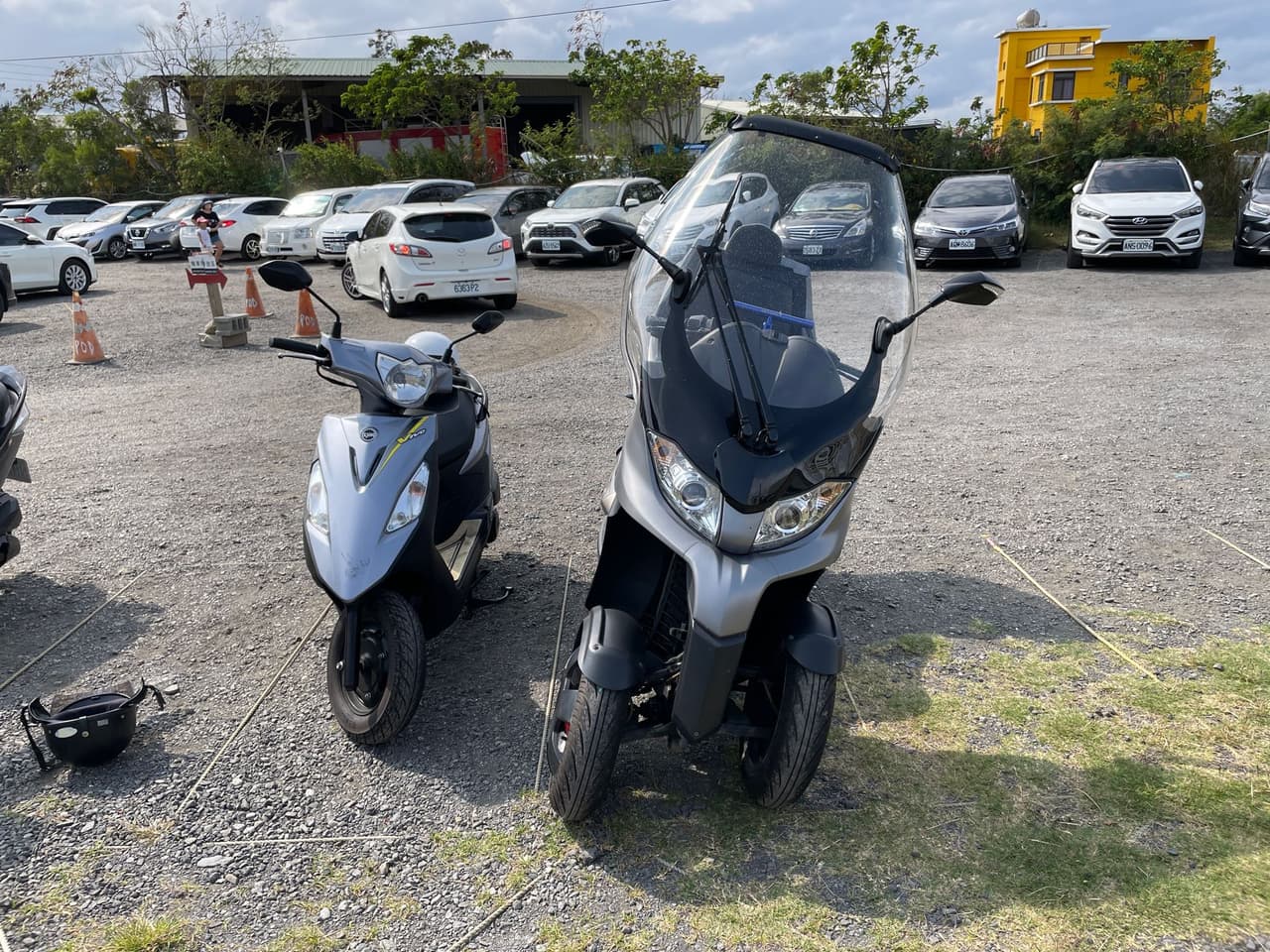 #黃牌 可以遮風避雨的重機 - Adiva ad3 300簡短心得 - 重機板 | Dcard