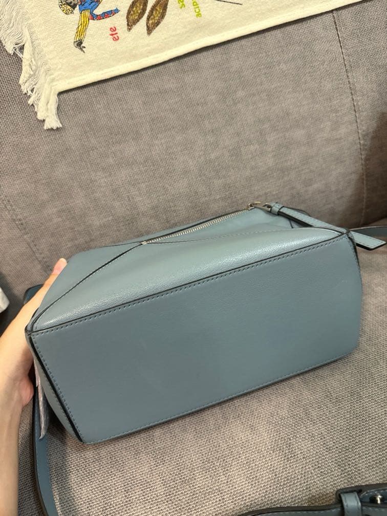 #我要賣 Loewe puzzle small - 二手交易板 | Dcard