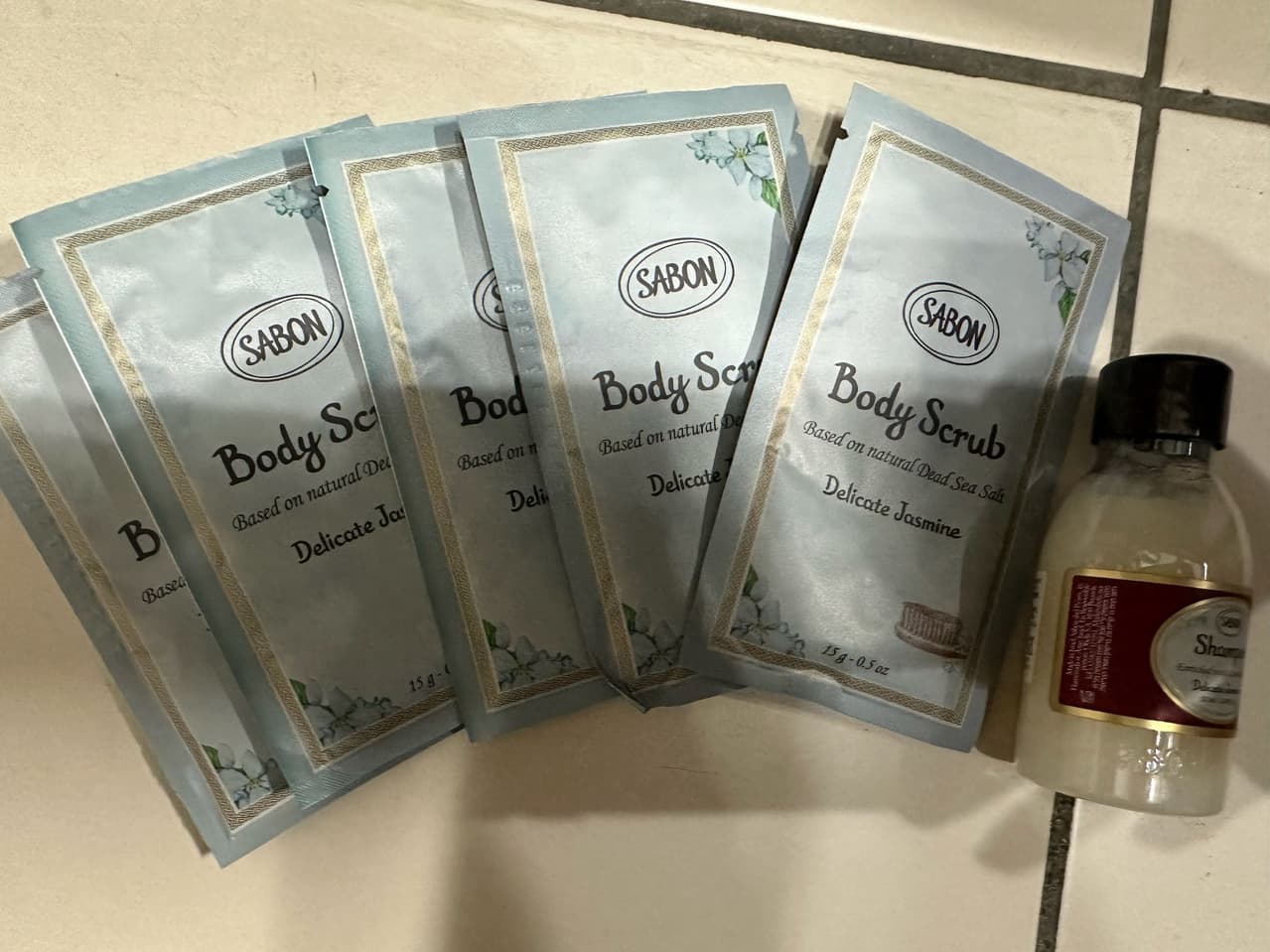 #我要賣 專櫃保養品｜嬌蘭｜克蘭詩｜肌膚之鑰｜Sabon｜香奈兒｜Dior - 二手交易板 | Dcard