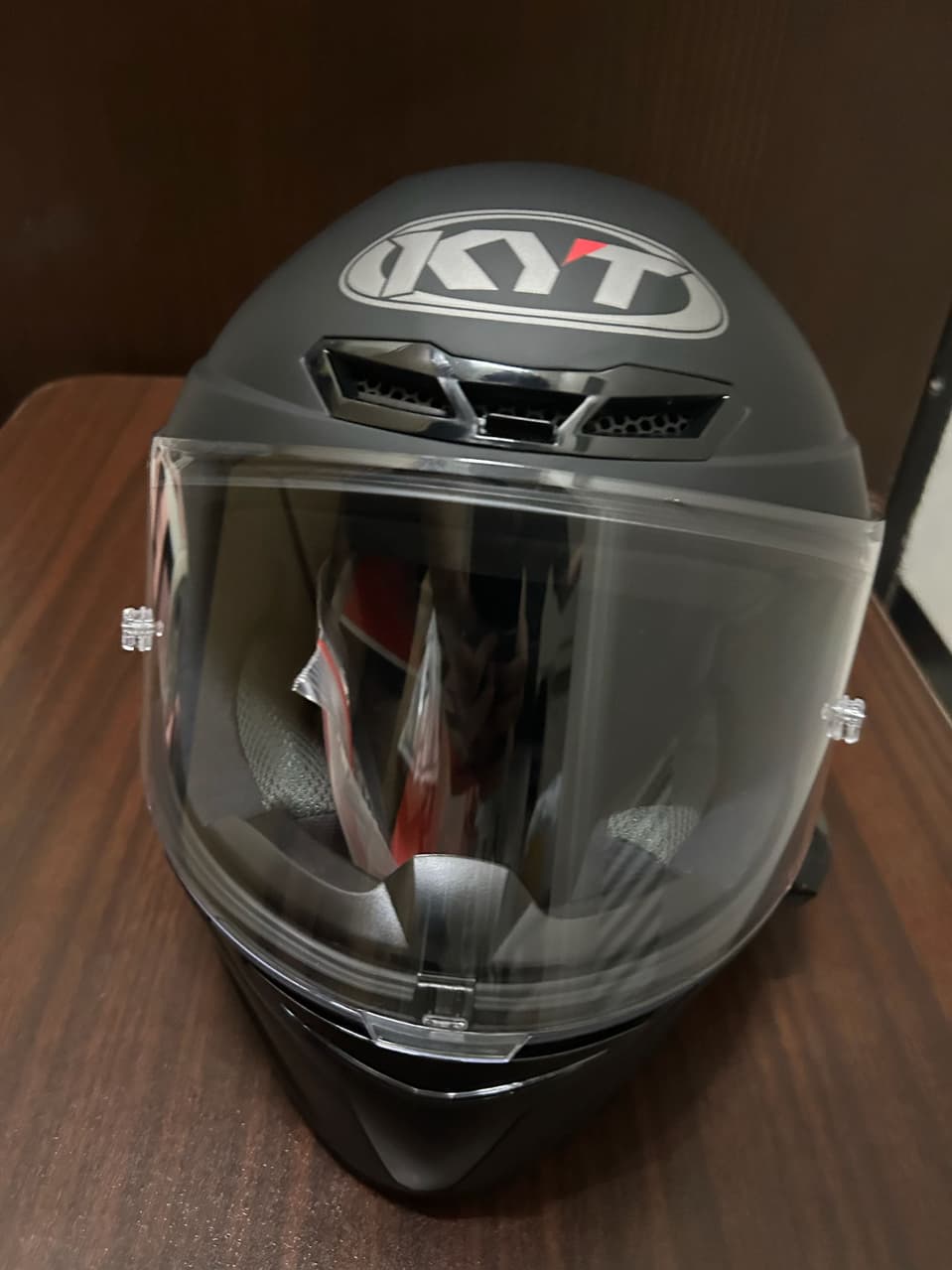 放二手KYT帽子(消光黑）M碼 - 大仁科大板 | Dcard