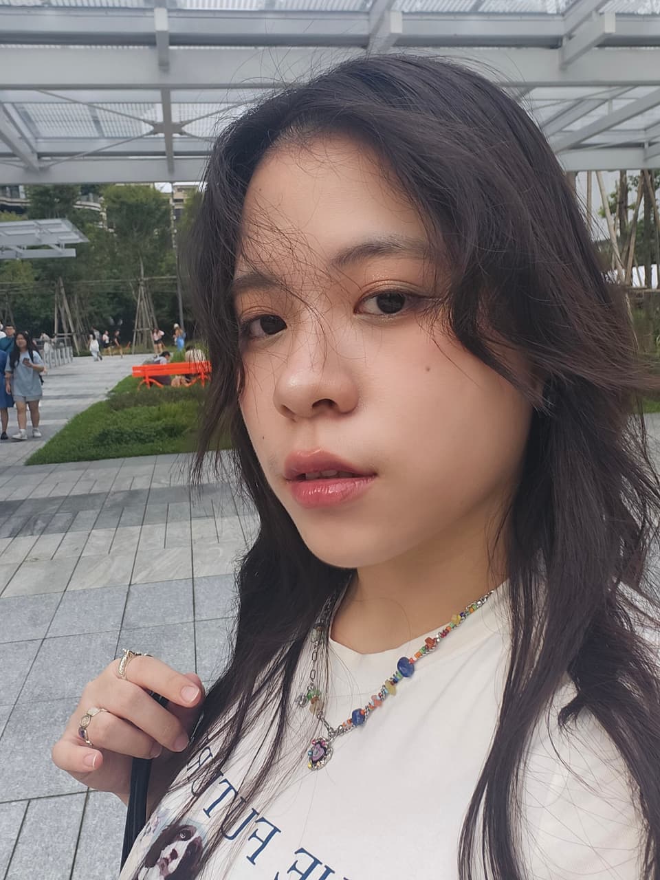 綠色眼影之粉綠撞色 - 褚褚可憐 (@cjv0116) | Dcard