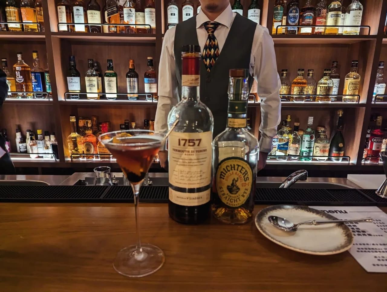 #酒吧探尋 Bar Whiskeen 威士忌專業的高雄酒吧 - 品酒板 | Dcard