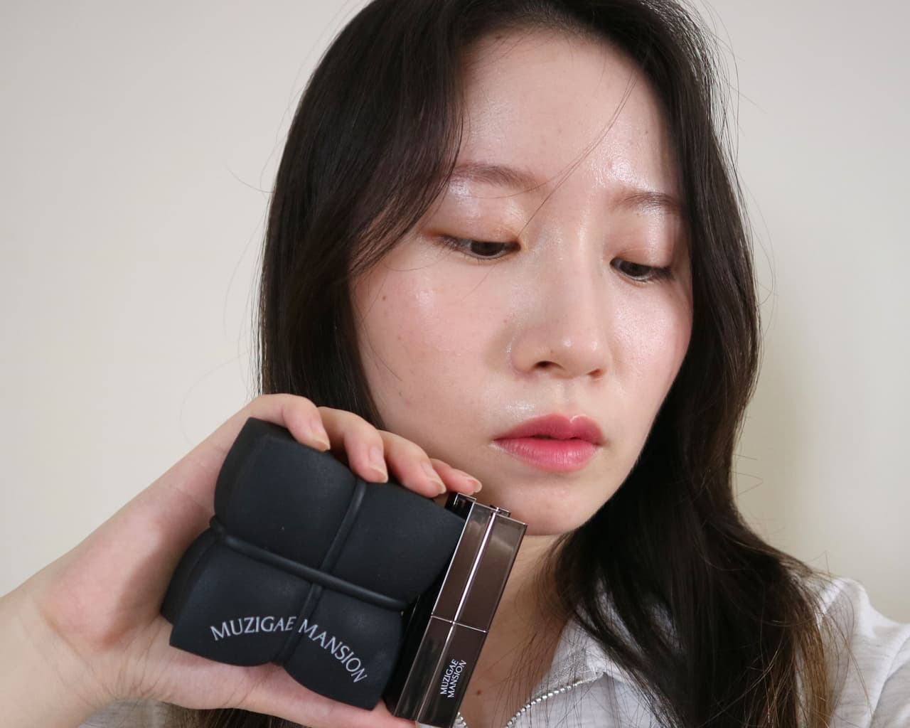 來嘗試高級裸妝！Muzigae Mansion都會感唇膏&綁帶氣墊 - 白白胖胖愛麗兒 (@nicky_xuan) | Dcard