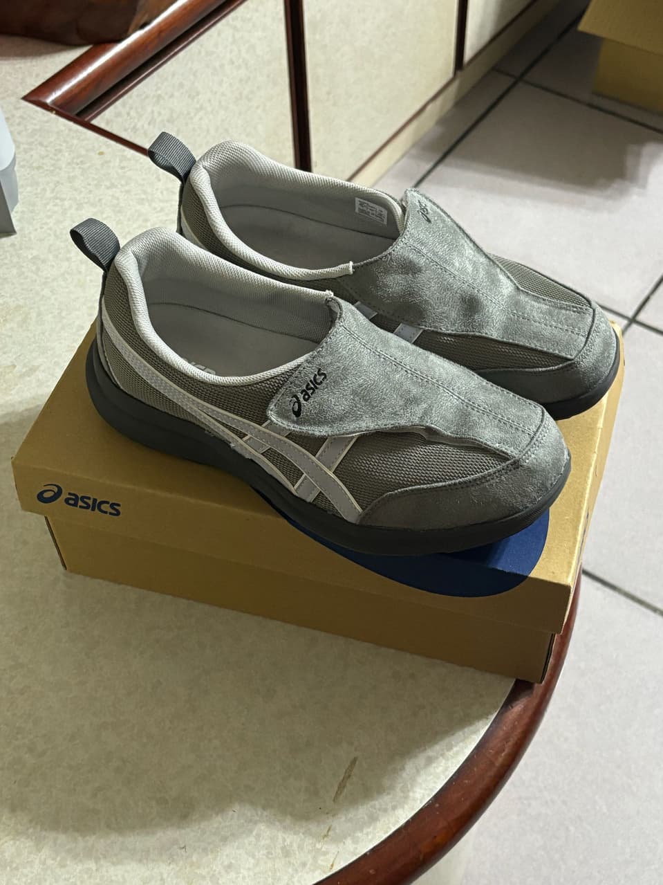 #我要賣 asics life walker 灰色 免運降價售～（已售出） - 二手交易板 | Dcard