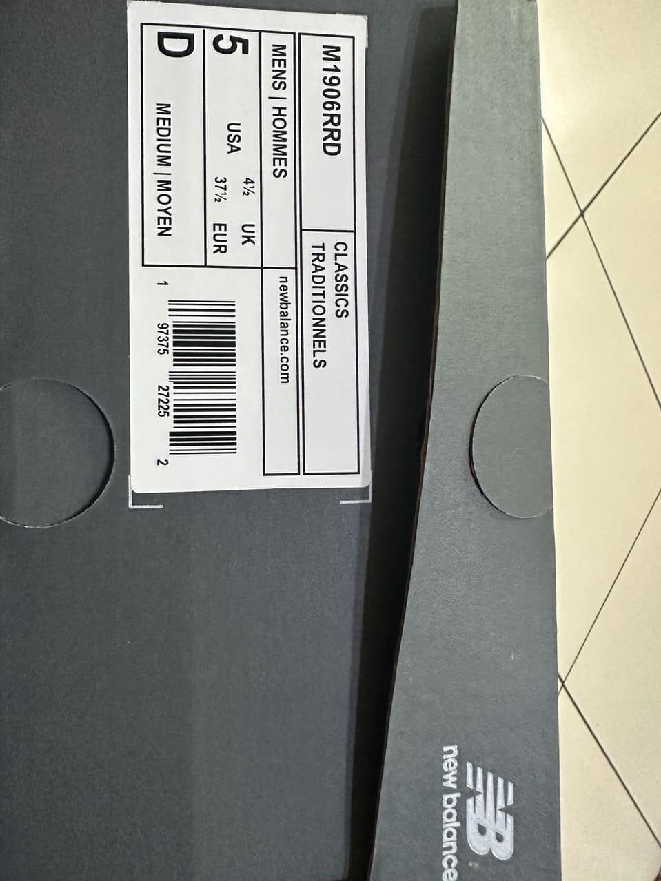 #我要賣 賣鞋1906R - 二手交易板 | Dcard