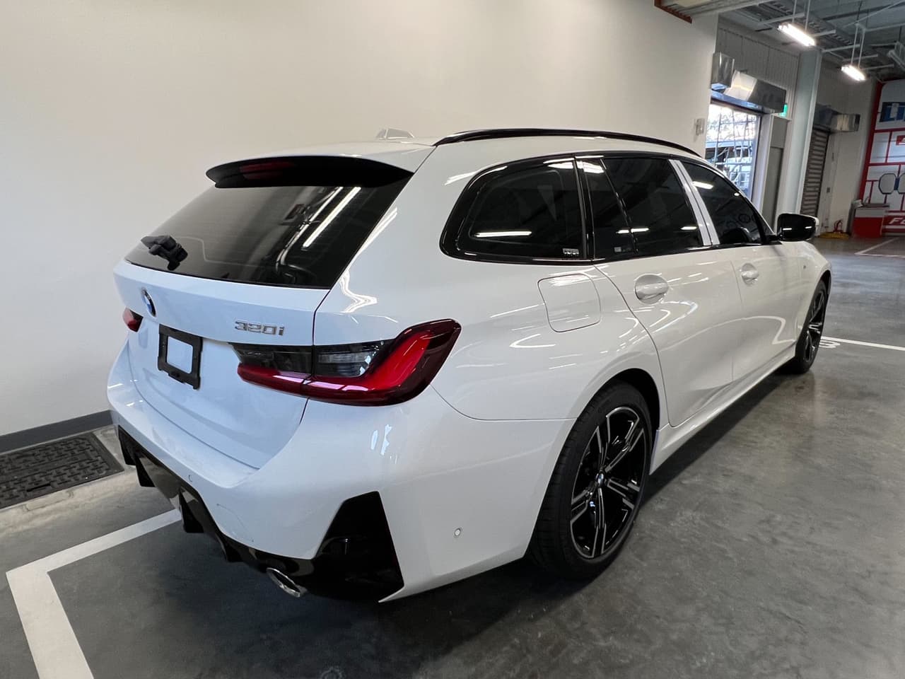 2023 Lci 320i touring交車 - 汽車板 | Dcard