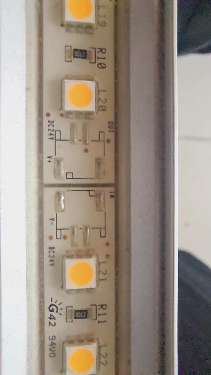 請求賜教LED燈電路配置 - 3C板 | Dcard