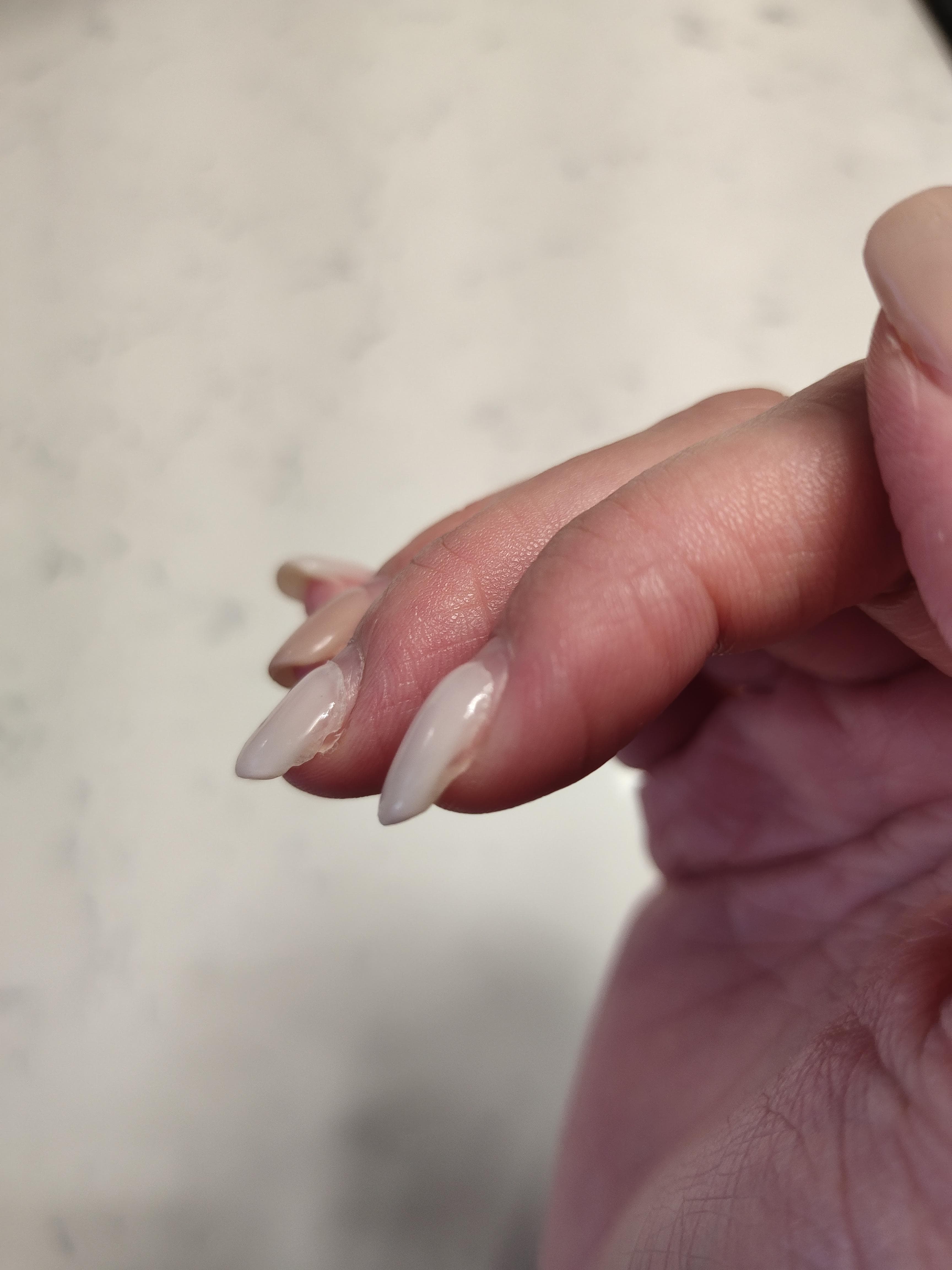 黑特 黑特被做到流血，美甲師會道歉或不好意思嗎？ 美甲板 Dcard
