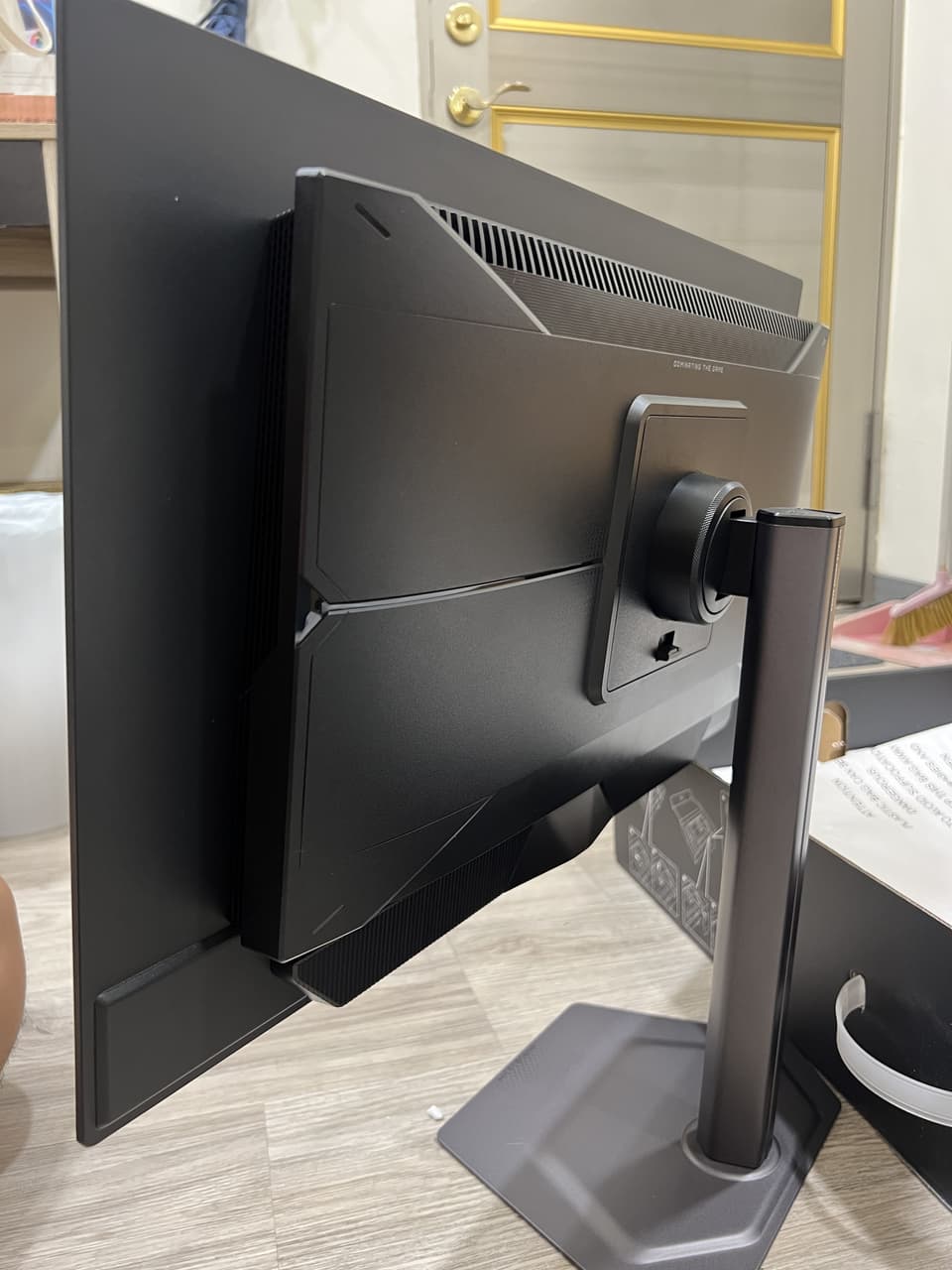 技嘉MO27U2開箱 4K 27寸OLED螢幕 - 3C板 | Dcard
