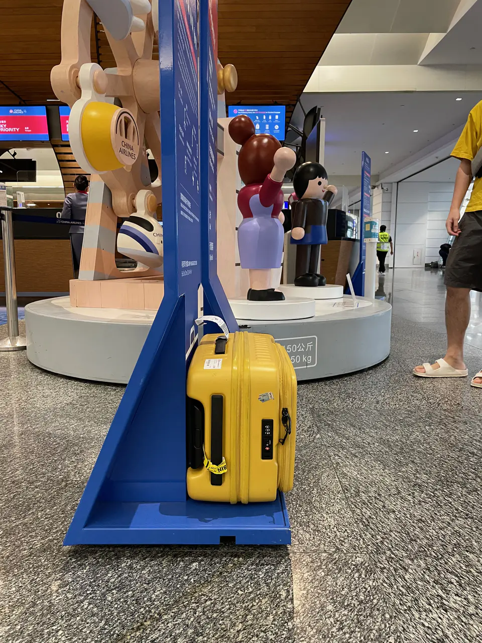 Lojel cubo, Lojel rando frame, Xpro 三種登機箱的鐵框測試 - 旅遊板 | Dcard