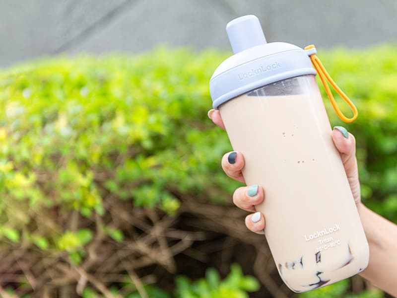 樂扣樂扣｜嚼對搖搖吸管杯 700ml - 居家生活板 | Dcard