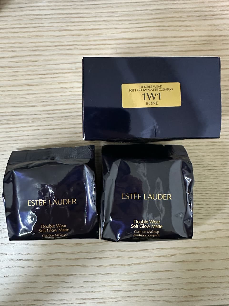 #我要賣 雅詩蘭黛粉持久完美鎖妝氣墊粉餅1w1 - 二手交易板 | Dcard