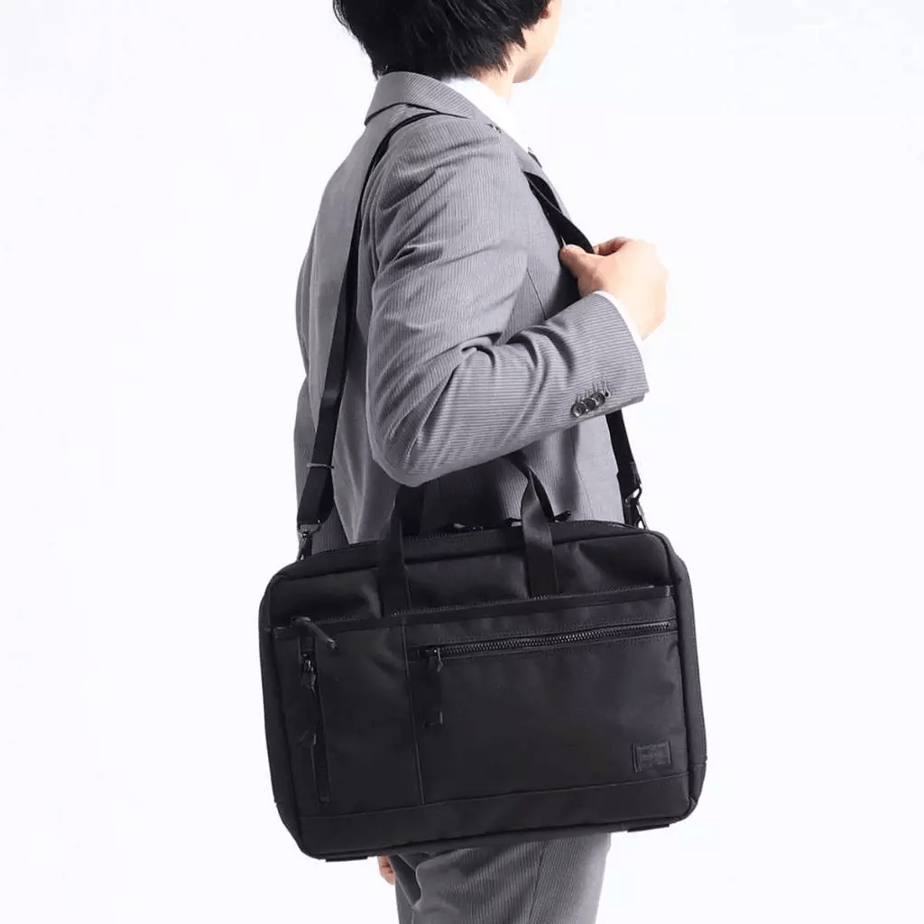 【2025公事包推薦】6款PTT/Dcard人氣高CP值商務包：PORTER、COACH、小金牛選購全攻略！ - 炸蝦 (@vine666) | Dcard