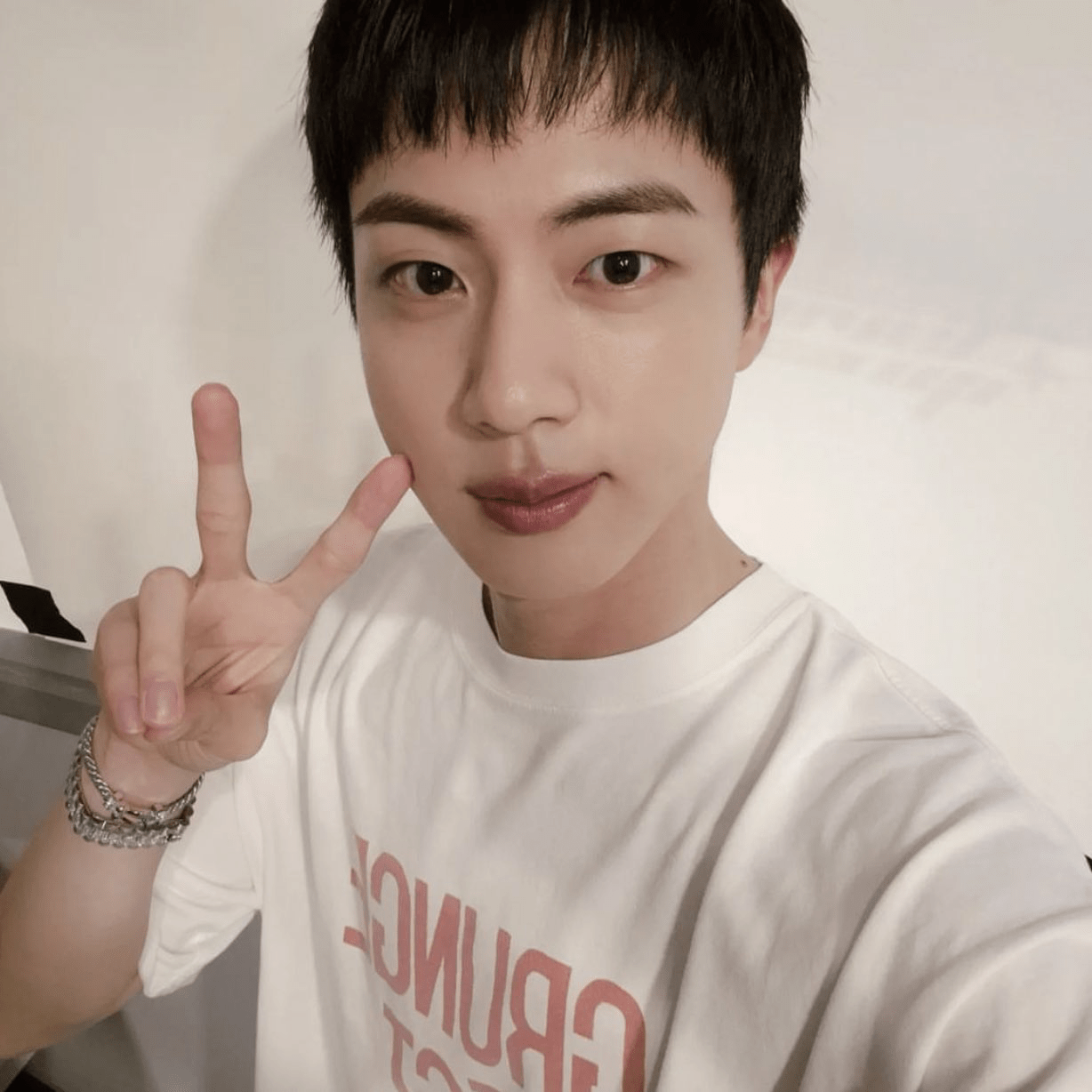 #分享 BTS Jin 成為 FRED Jewelry全球品牌大使 - 追星板 | Dcard