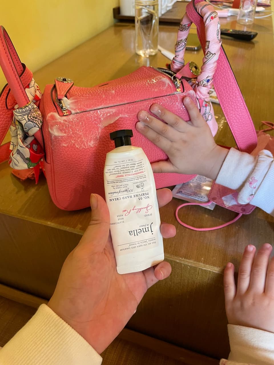 #開箱 Hermès Mini Lindy 8w粉💕twilly綁帶分享 - 精品板 | Dcard