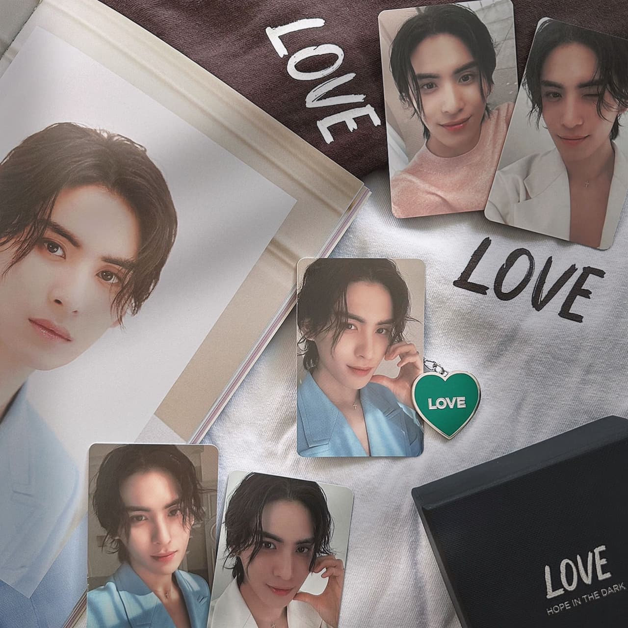 #分享 #綜合開箱 年度紙片沙龍合輯 - SF9板 | Dcard