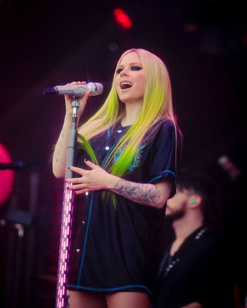 搖滾天后艾薇兒40歲「狀態現形」！巡演影片流出 網讚：聲音仍讓人感動 - SETN三立新聞網 (@setn54) | Dcard