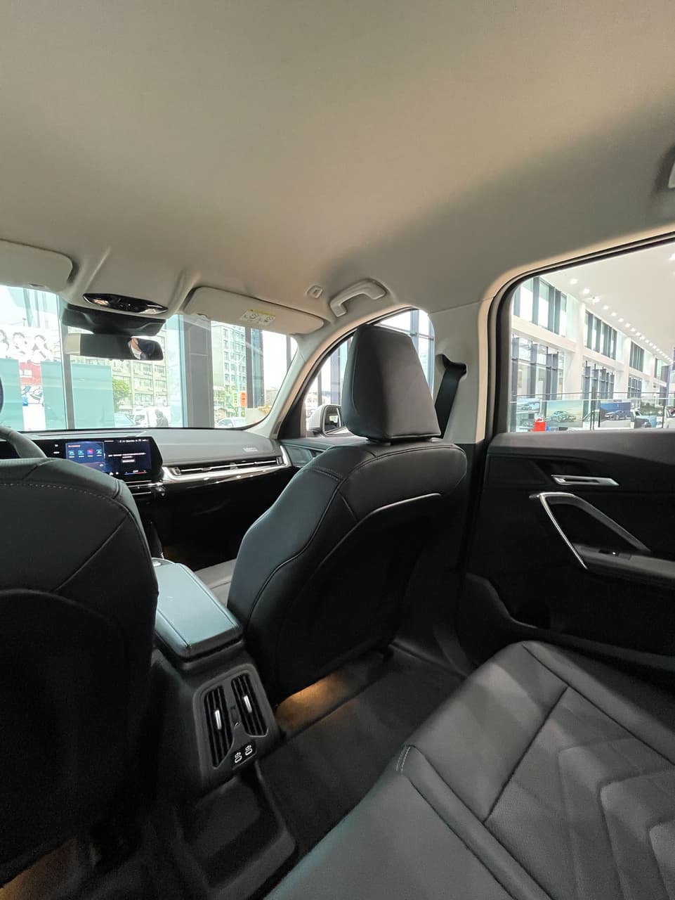 THE BMW IX1 20 eDrive 更容易入手的電動車來了！ - 汽車板 | Dcard