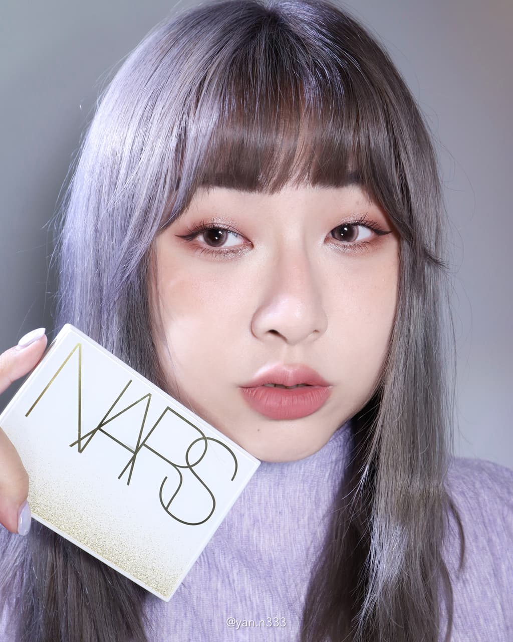 用曖昧粉金感向2023道別吧! NARS的流金夜閃年末派對 - 孫妍三 (@sunnyann) | Dcard