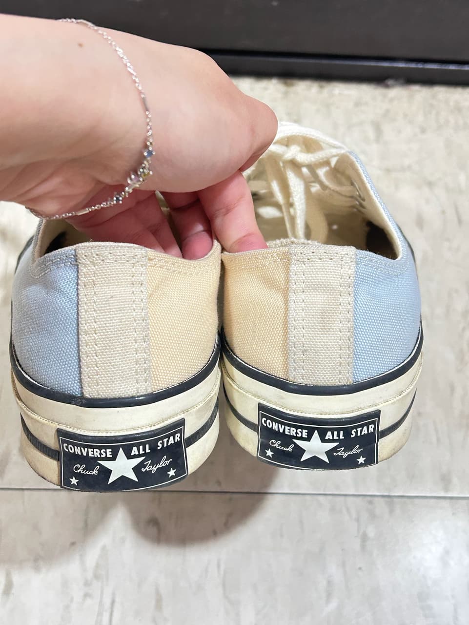 #我要賣 （暫售）Converse拼色低筒帆布鞋 - 二手交易板 | Dcard