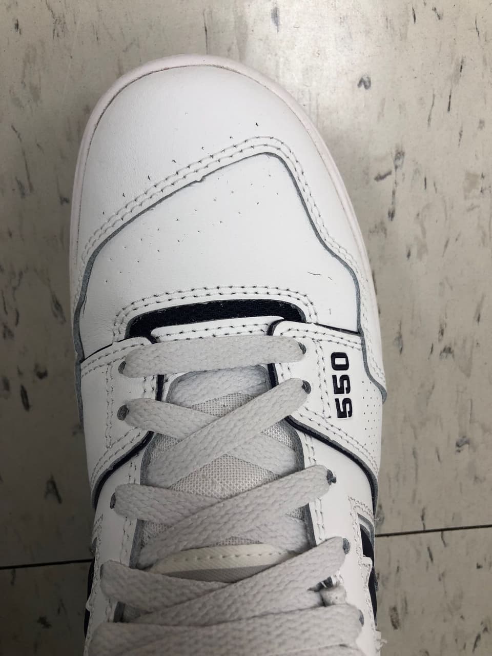 #發問 NB550裂了ಠ_ರೃ - 球鞋板 | Dcard