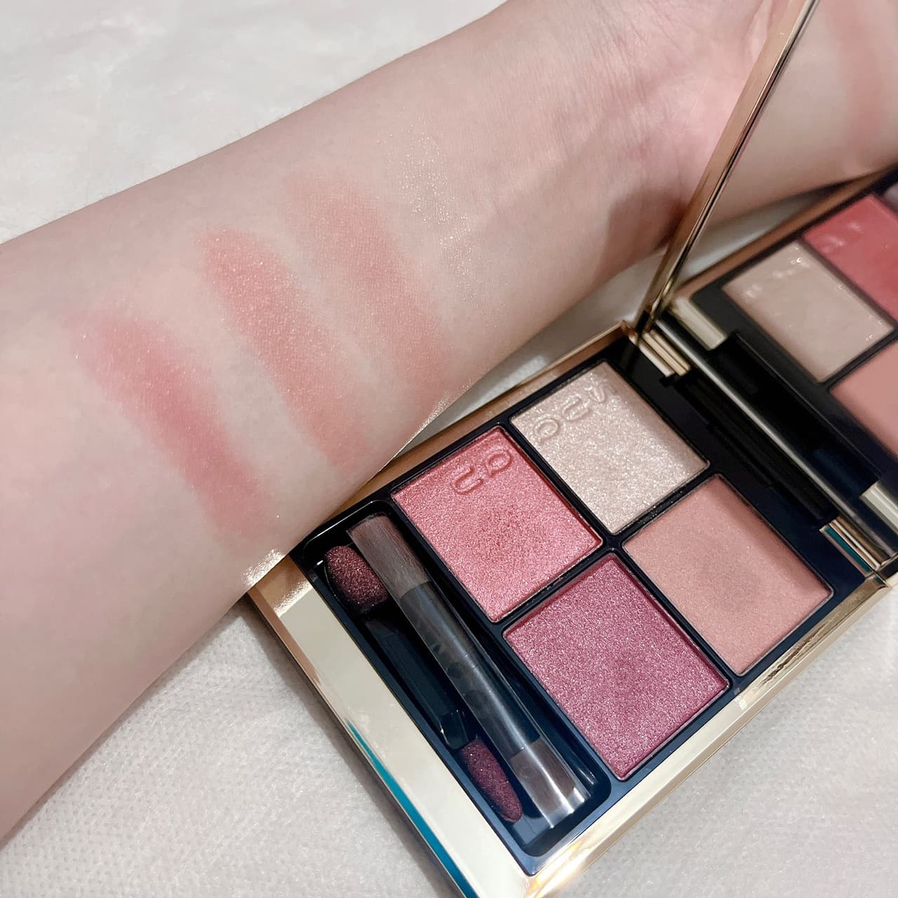 #分享 紀念自己第一顆專櫃眼影SUQQU 04 - 美妝板 | Dcard