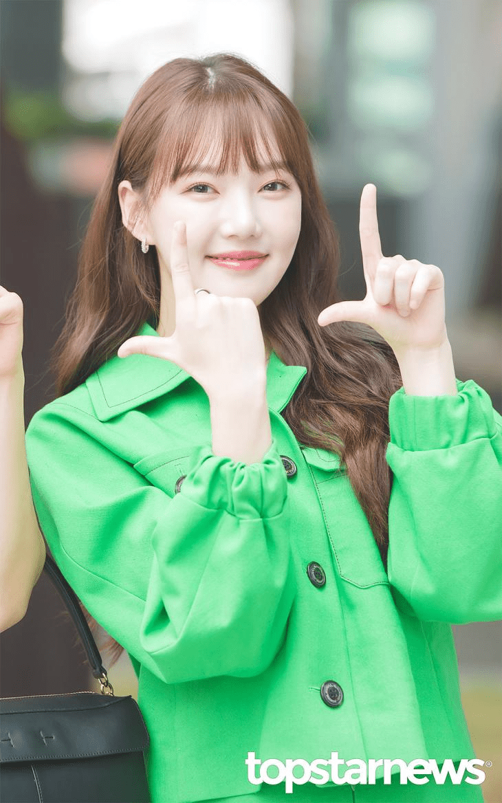 #更新 230802 Yerin - SBS 《TV 動物農場》與Red Velvet JOY的下班路/ Yerin IG 限動更新 - GFRIEND板 | Dcard