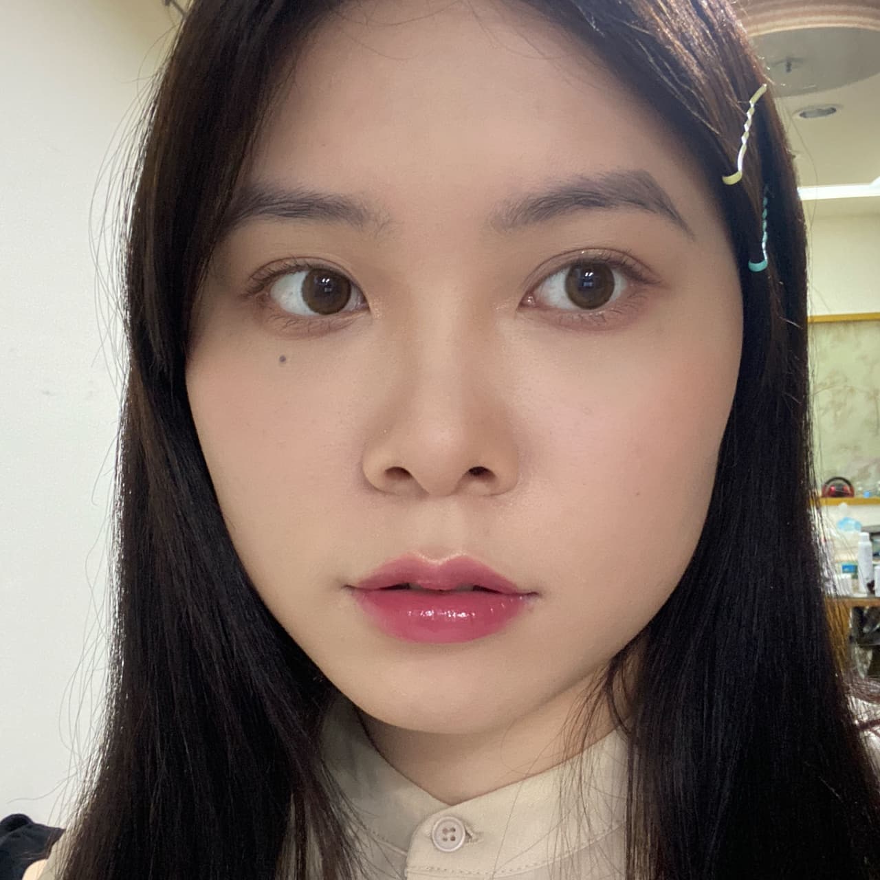 #試色 完美日記浮光微漾名片唇釉 六色全試色 - 雞腿小公主 (@rei_1998) | Dcard