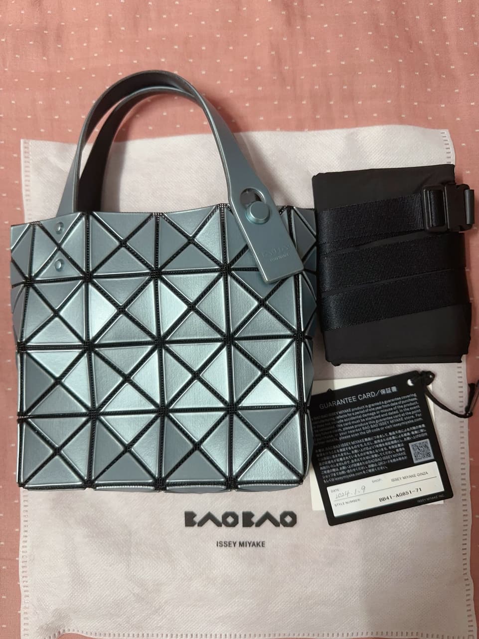 #我要賣 #我要賣 Bao bao三宅一生 小方包 2024新色（已售出 - 二手交易板 | Dcard