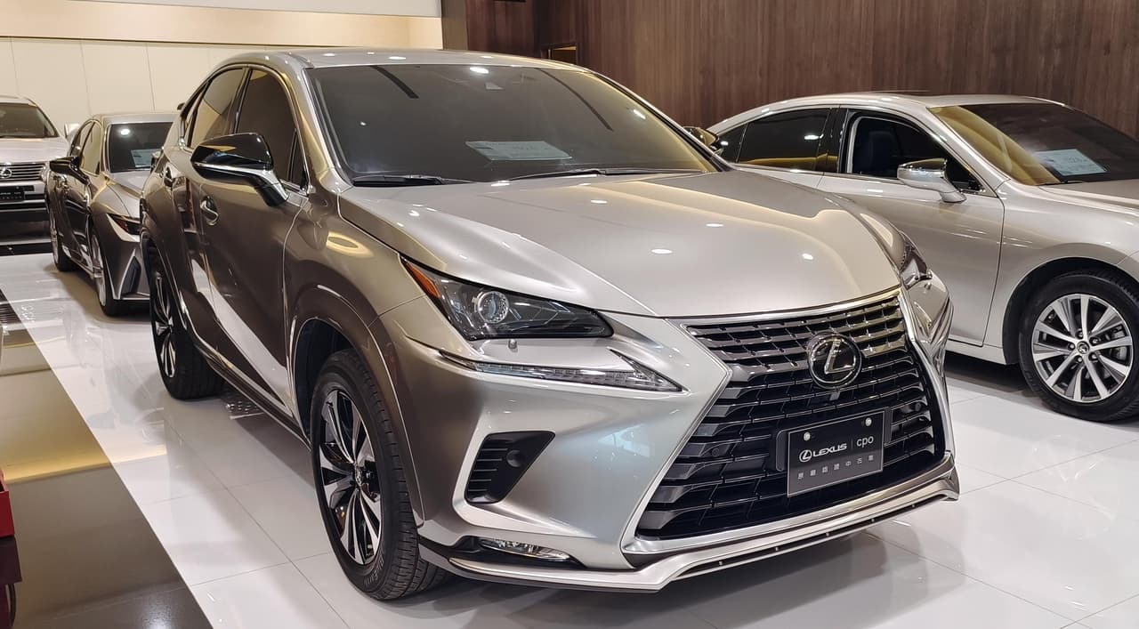 #問 LEXUS 二手車選擇？ - 汽車板 | Dcard