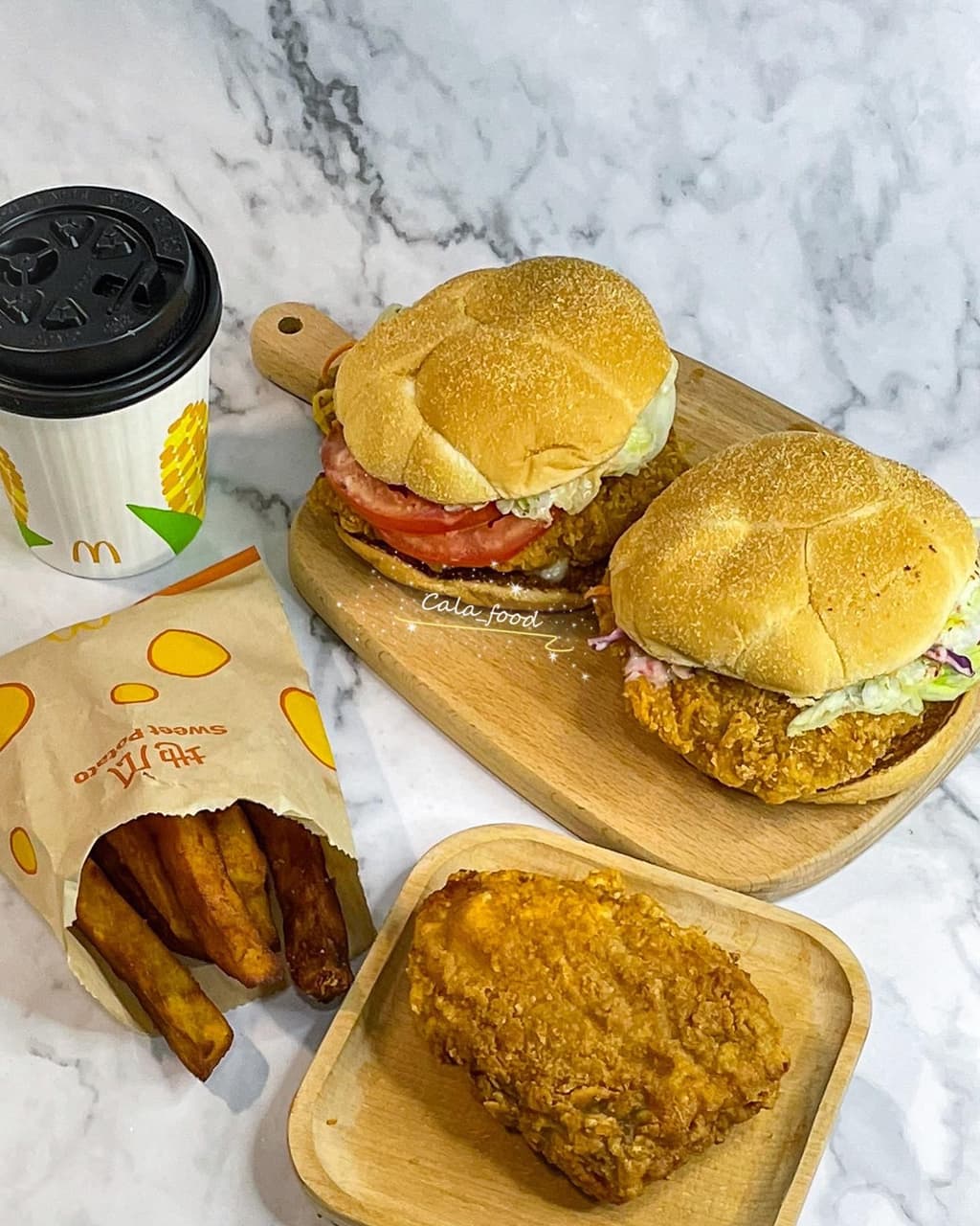 10/12麥當勞新品開箱：柚香塔塔脆雞堡！ - cala (@cala_food) | Dcard