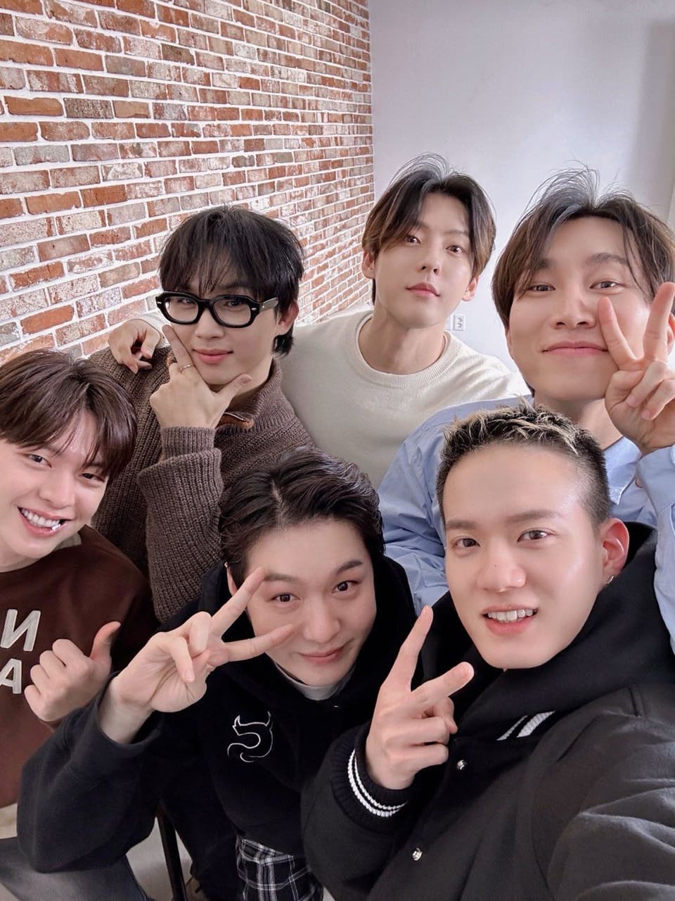 #詢問 BTOB三月Fan-con如何買票？ - 追星板 | Dcard