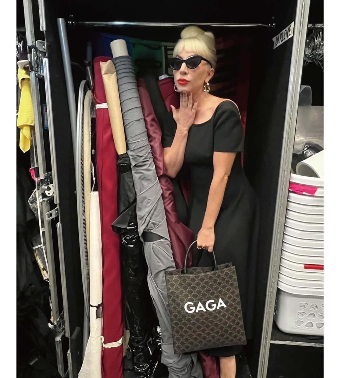 女神卡卡 Lady Gaga (8/24) IG更新：「排練後 🥺💋 給所有提前購買我們 Jazz & Piano 演唱會門票的粉絲們，我愛 ...