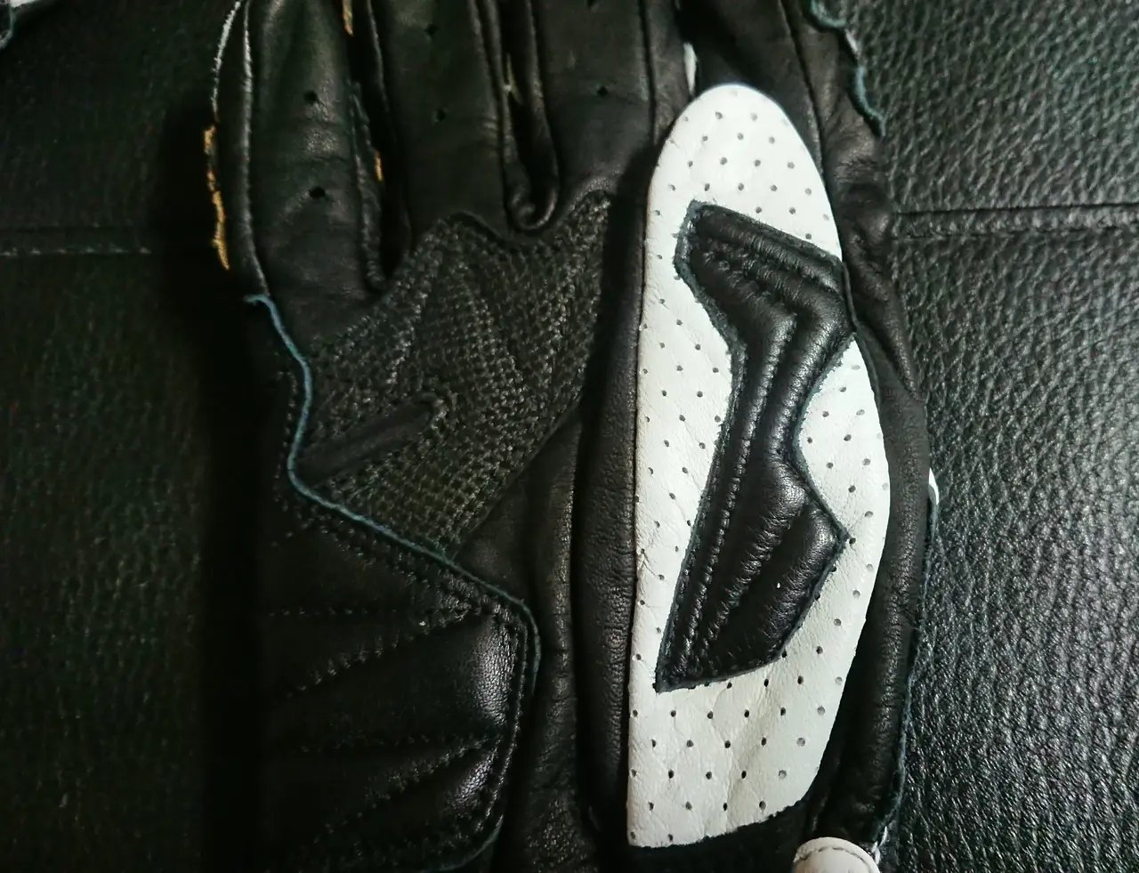 #人身部品 人身部品 Kushitani Air GPS (K-5340) 開箱心得 - 重機板 | Dcard