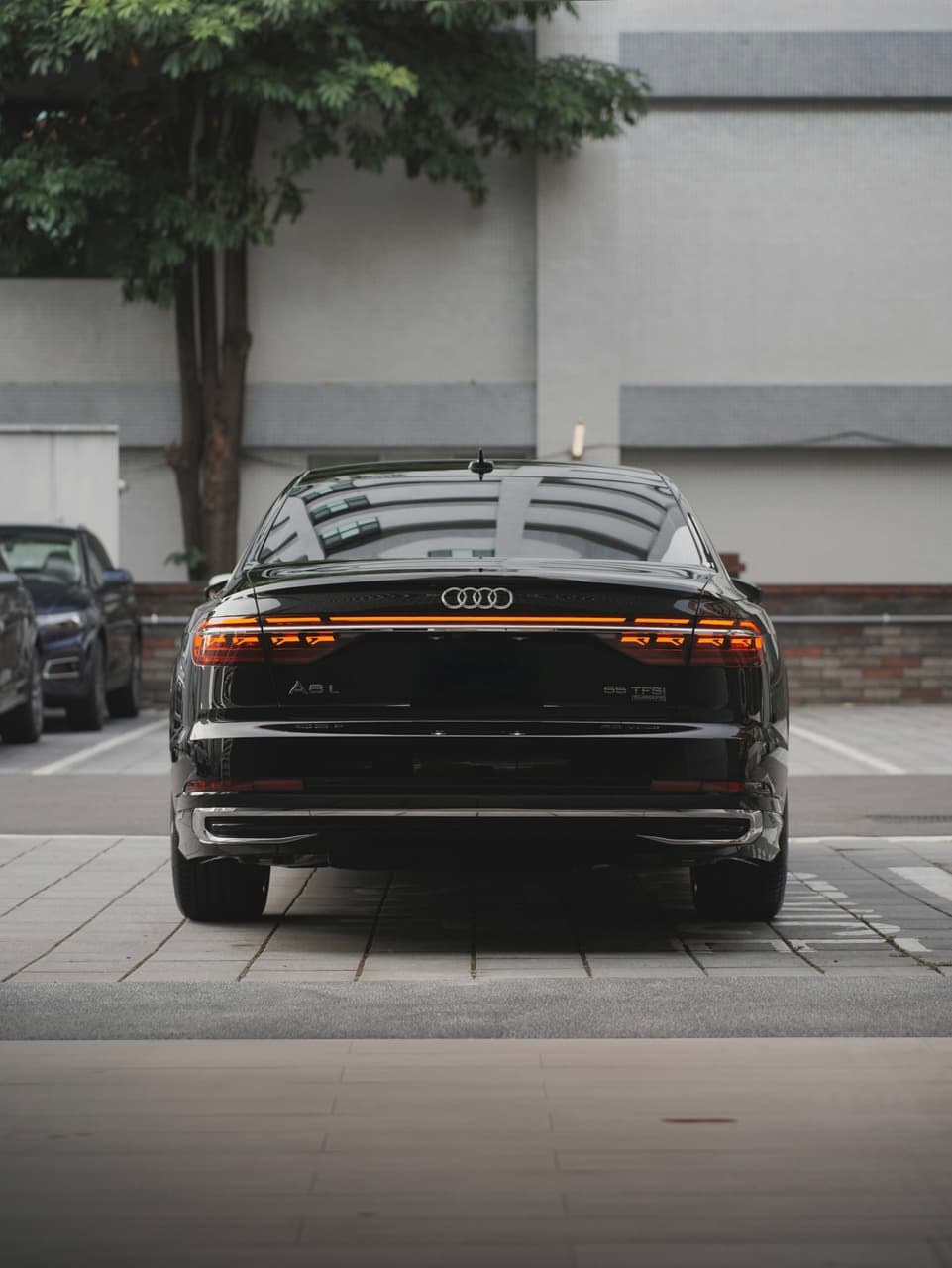 A8 L 55 TFSI quattro 金屬神迷黑 實拍照 - 汽車板 | Dcard