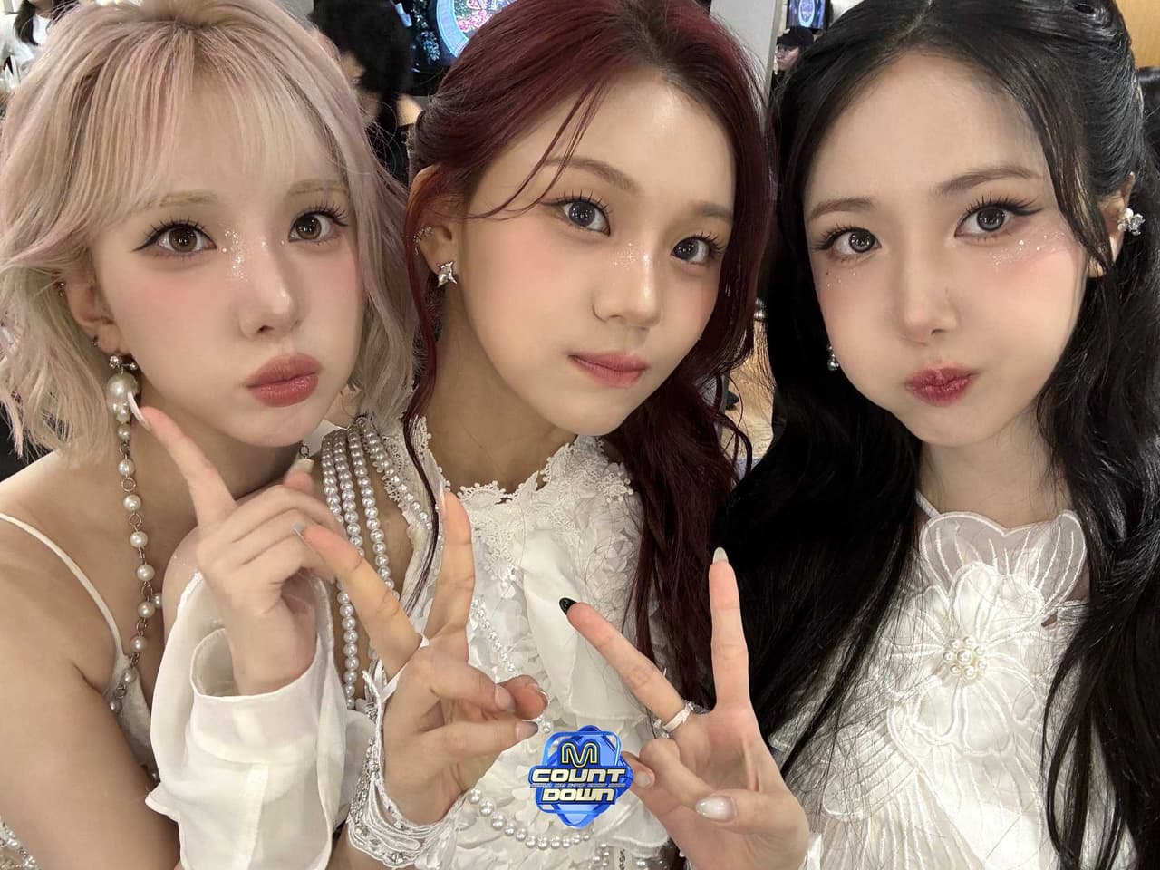 #集中討論 VIVIZ 正規一輯 A Montage of ( ) 回歸 - B36 留言 | Dcard