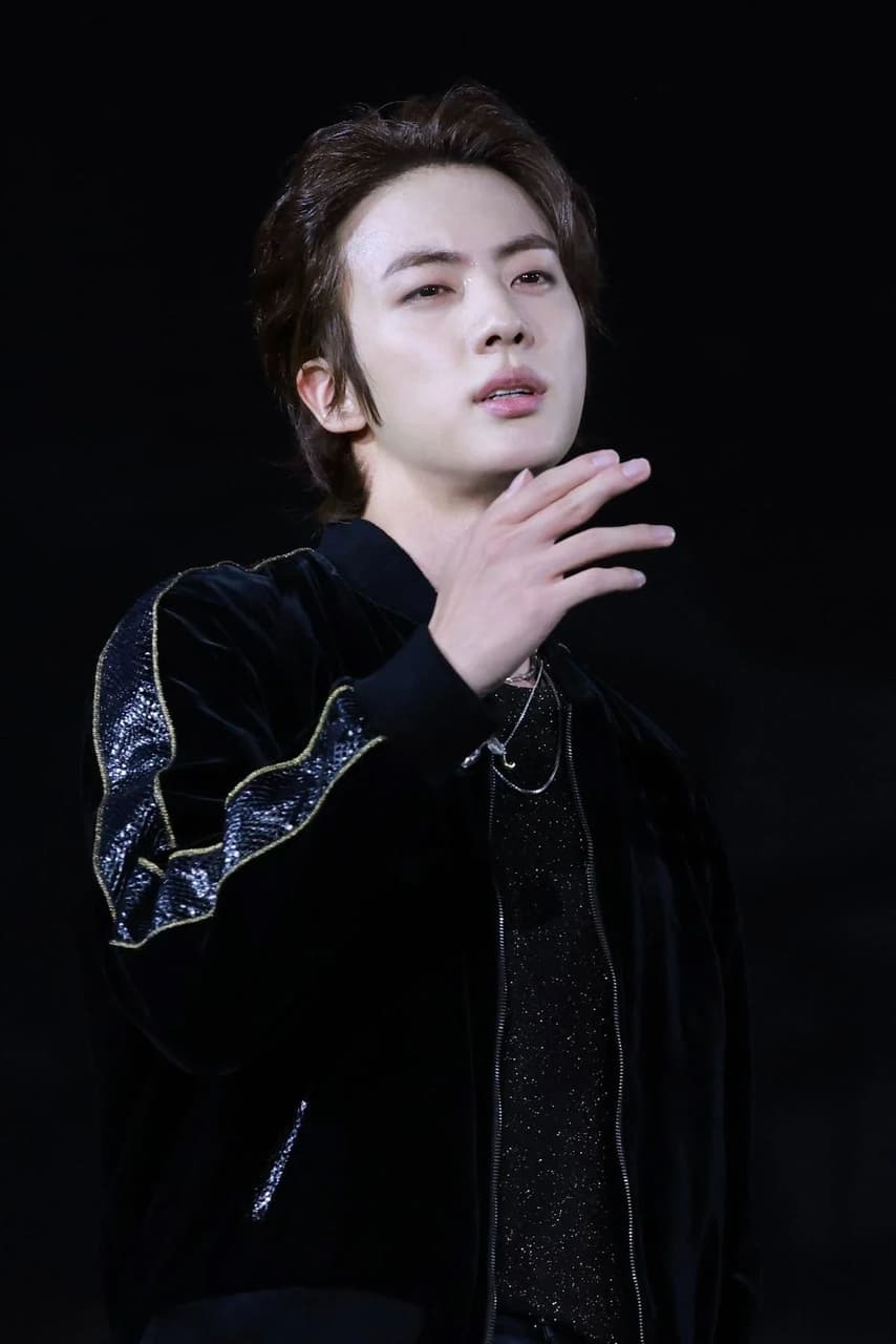 #分享 #theqoo熱門 依然很了不起.. 防彈少年團Jin的visual - BTS板 | Dcard