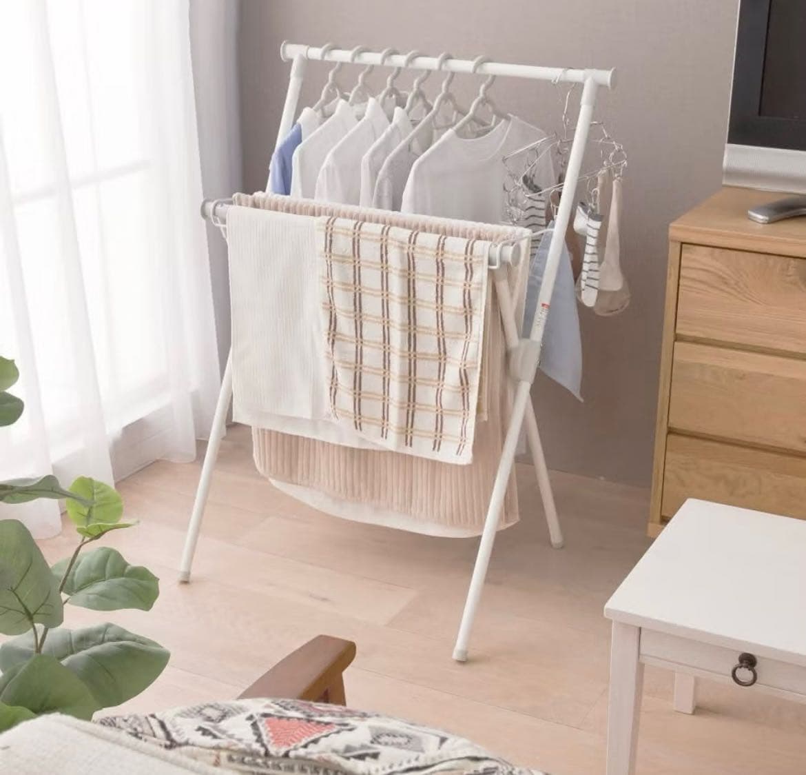 5款折疊曬衣架推薦👔 穩固又不占空間 掛什麼都方便～ - 三年五班守日人 (@a9509357) | Dcard