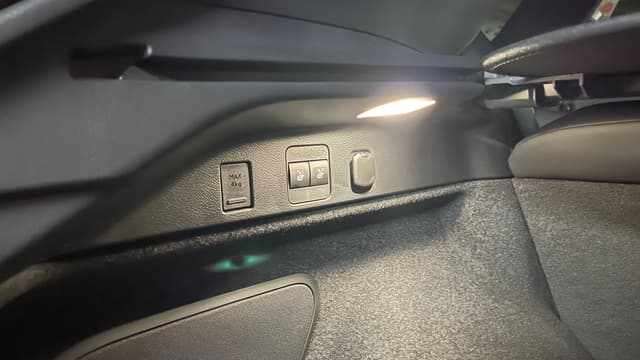 開箱 細節介紹RX350頂級版大改款 - 汽車板 | Dcard