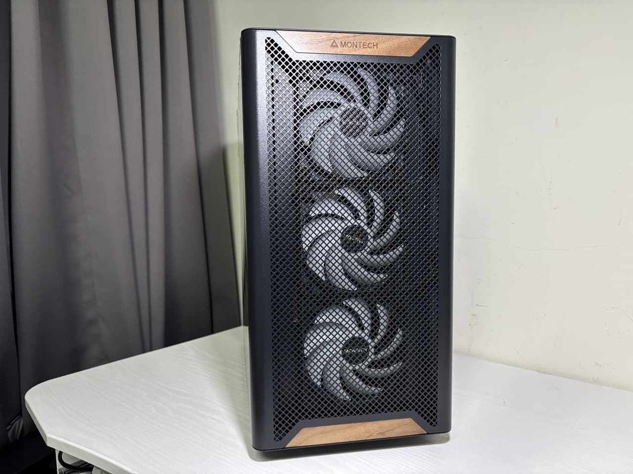 【開箱】「平價機殼首選，值得”木”名而來」MONTECH 君主科技 XR Wood - 3C板 | Dcard