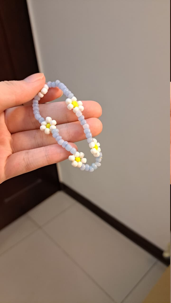 #我要賣 #我要賣 穿戴甲 串珠手鏈 solone 柔紗精粹粉底液 w25 - 二手交易板 | Dcard