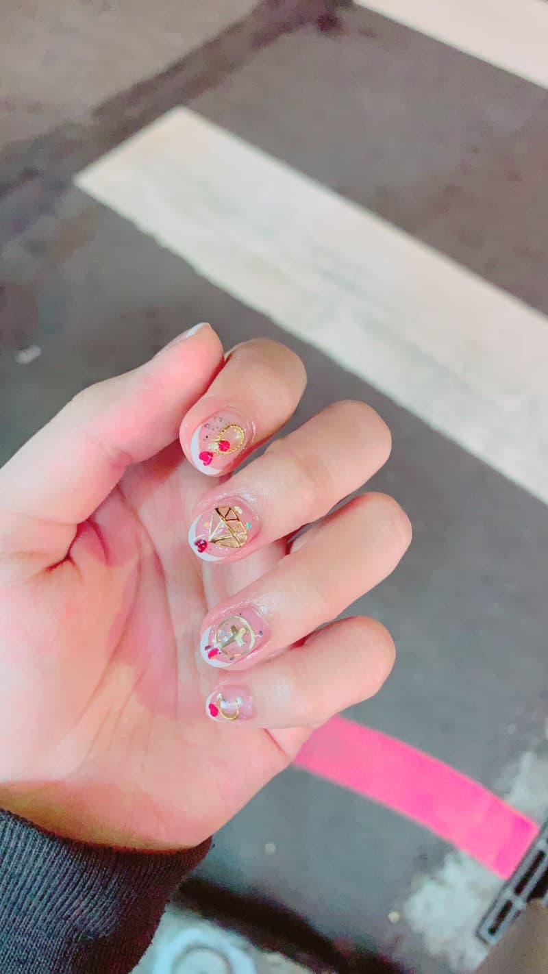分享第一次光療 美甲板 Dcard