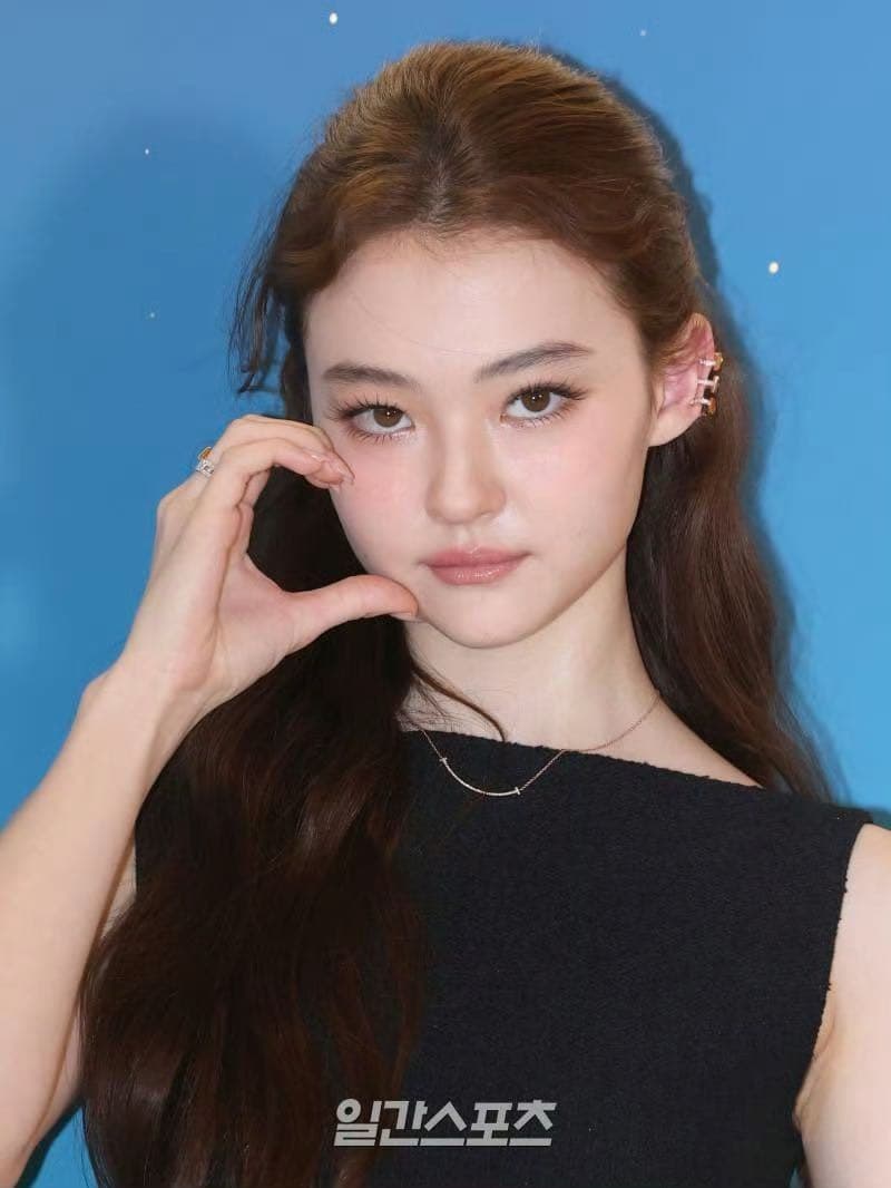 #分享 ELLA首個個人活動Tiffany&Co. 首爾! - 追星板 | Dcard