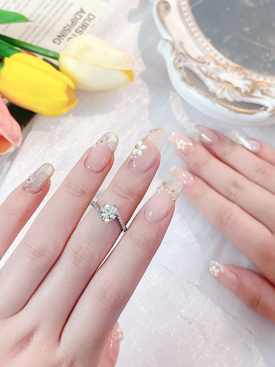 分享夏日小清新小白花美甲🌸 - 皮皮兒(ꈍᴗꈍ)♡ (@pp_52028) | Dcard