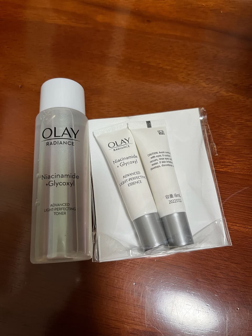 #我要賣 #我要賣 全新Olay革糖素小白瓶 - 二手交易板 | Dcard