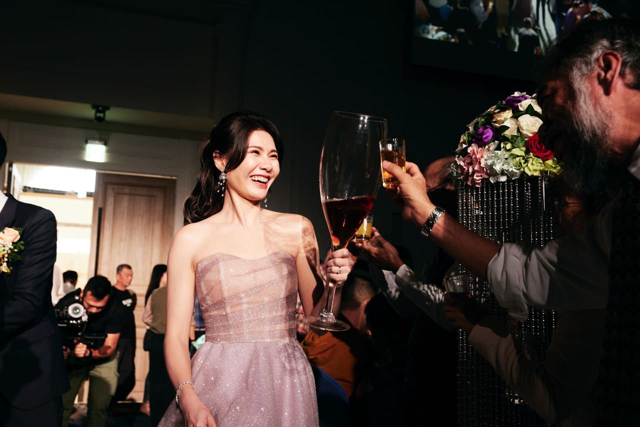 #新秘 #新秘#台中新秘Penny，讓我完美登場 - 結婚板 | Dcard