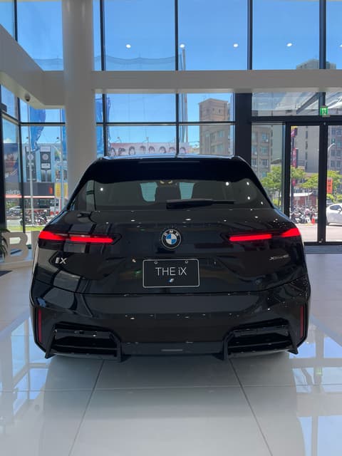 更大、更快、更M！全新 BMW iX45 M Sport 登場🏁 - 汽車板 | Dcard