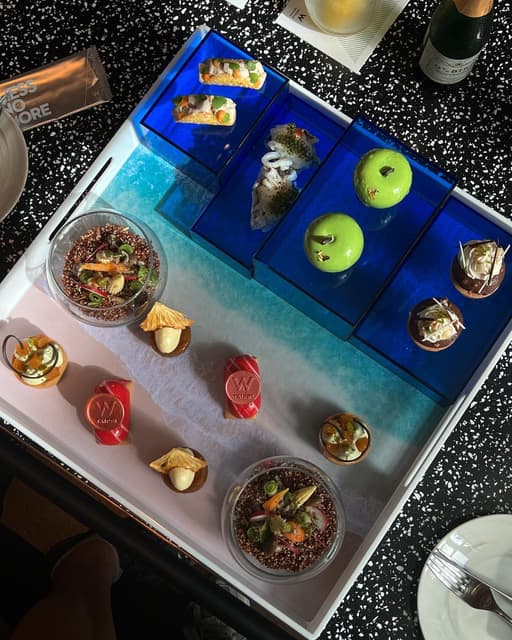 Woo Bar｜台北下午茶｜W Hotel高空10F池畔的超chill高顏值下午茶 - 咖啡因成癮女子☕️🍽️ (@jsfoodietravel) | Dcard